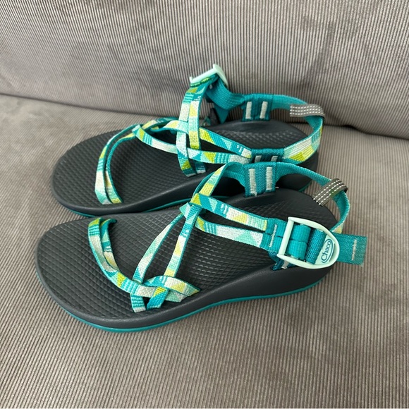 Chaco | Shoes | Chaco Girls Z Cloud X Sports Sandals Blue Geometric ...